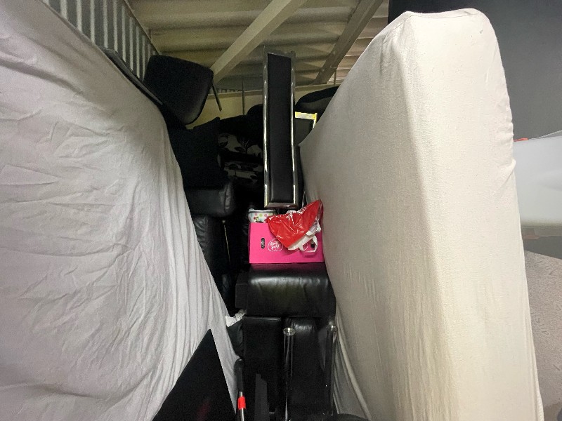 iBidOnStorage.co.uk - Kangaroo Self Storage Ltd. Auction - 16436437916514