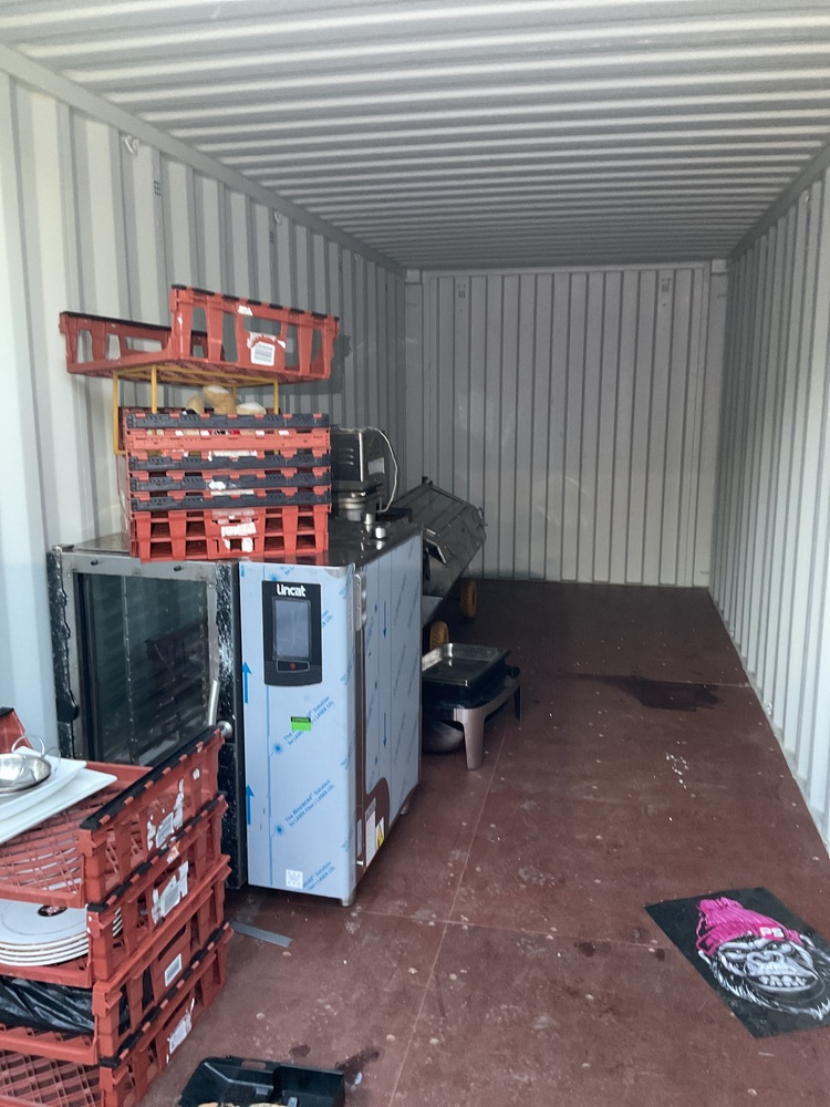 iBidOnStorage.co.uk - Pink self storage Ltd Auction - 17407264739982