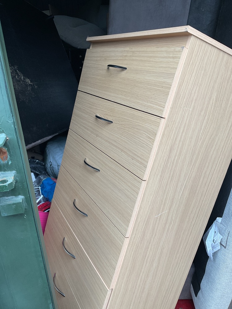 iBidOnStorage.co.uk - Pink self storage Ltd Auction - 17428030349005