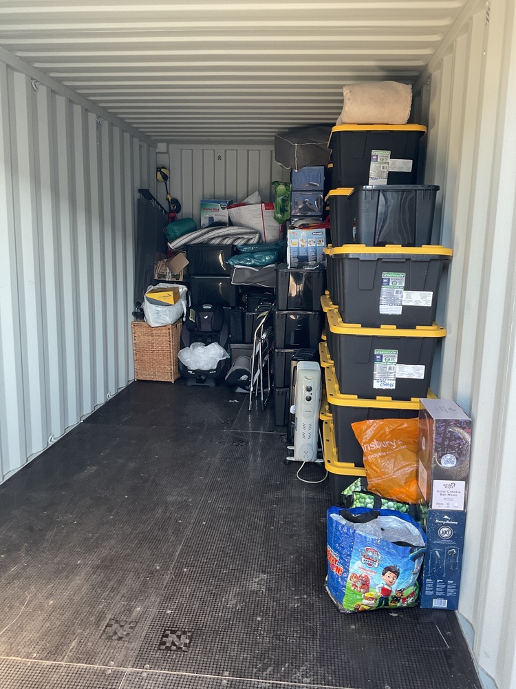 iBidOnStorage.co.uk - Pink self storage Ltd Auction - 17429900204779