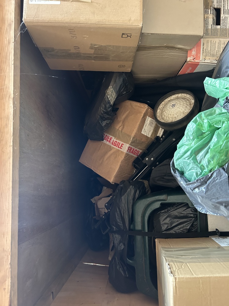 iBidOnStorage.co.uk - Kellys Self Storage Auction - 17431783675908