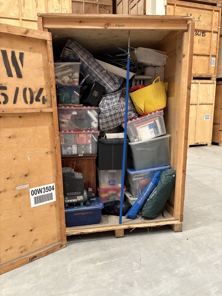 iBidOnStorage.co.uk - Kellys Self Storage Auction - 17473992283836