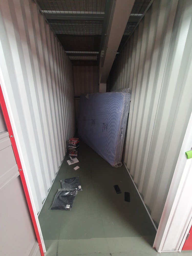 iBidOnStorage.co.uk - The StorageTeam Auction - 17503296944542