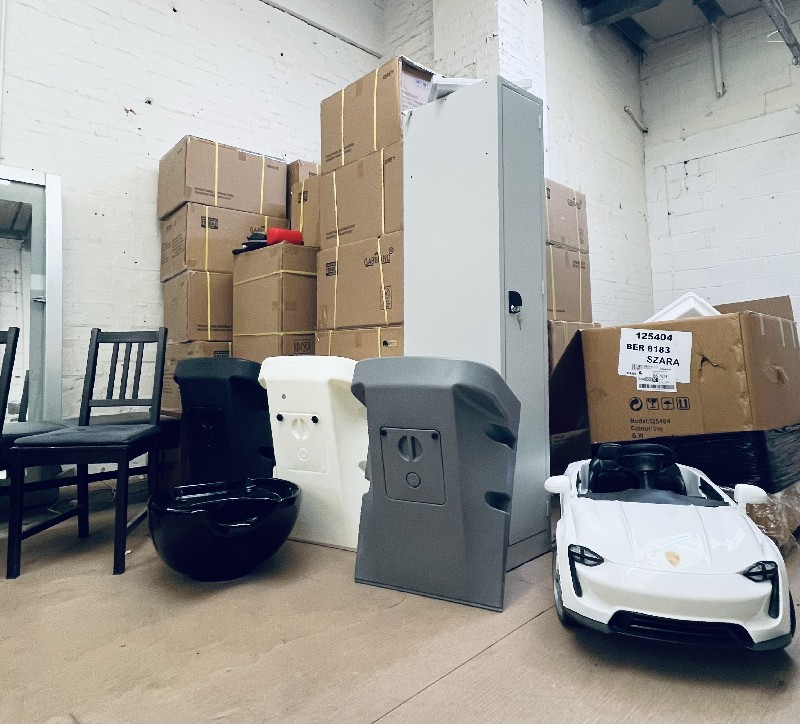 iBidOnStorage.co.uk - Access Self Storage Auction - 16487334952592