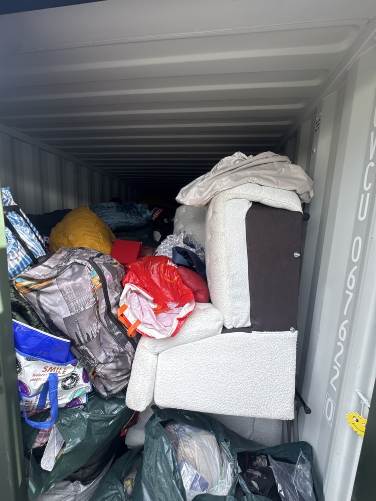 iBidOnStorage.co.uk - Pink self storage Ltd Auction - 17569087266903