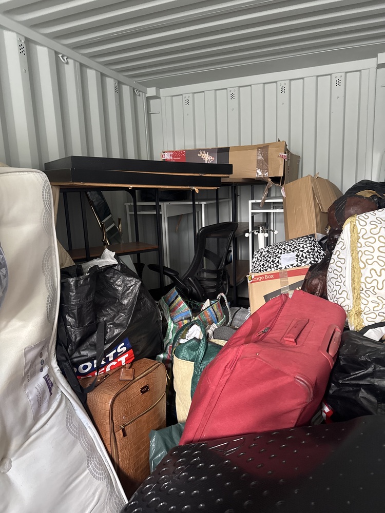 iBidOnStorage.co.uk - Pink self storage Ltd Auction - 17569098174272