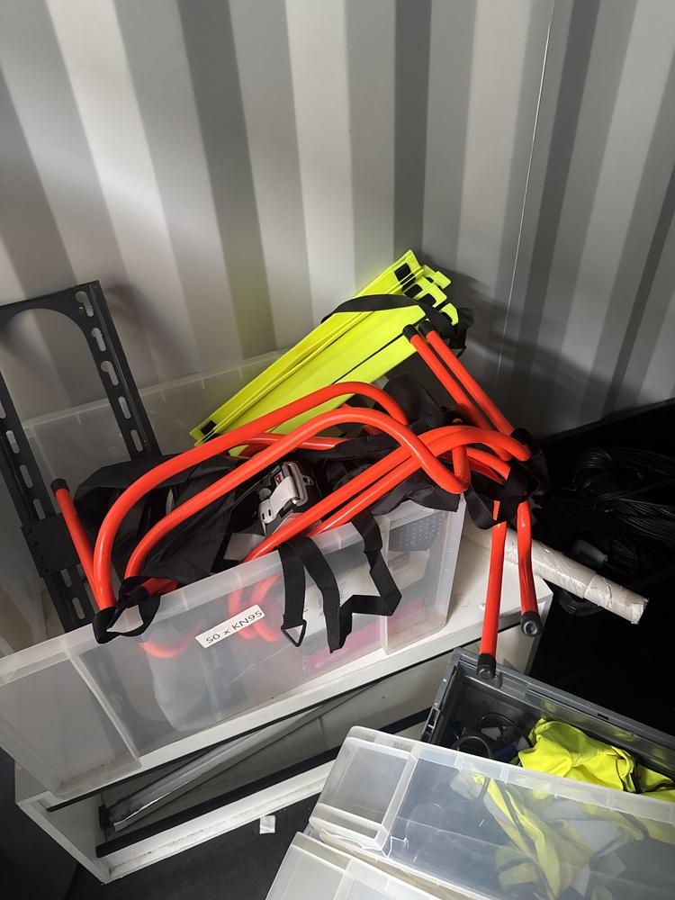 iBidOnStorage.co.uk - Pink self storage Ltd Auction - 17569131504046