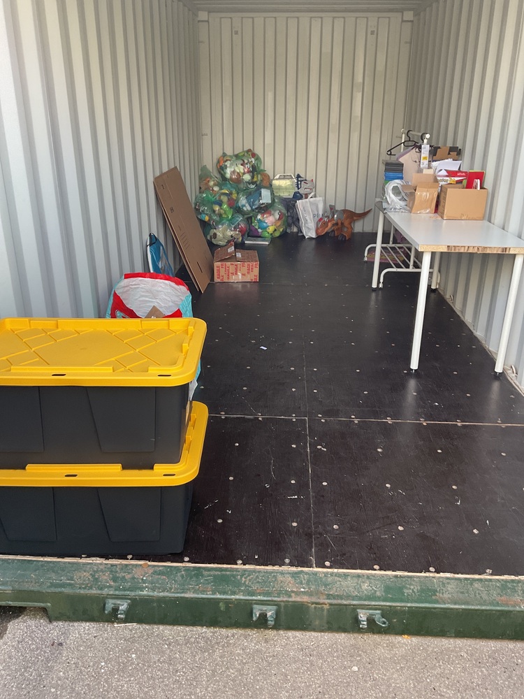iBidOnStorage.co.uk - Pink self storage Ltd Auction - 17587057266425