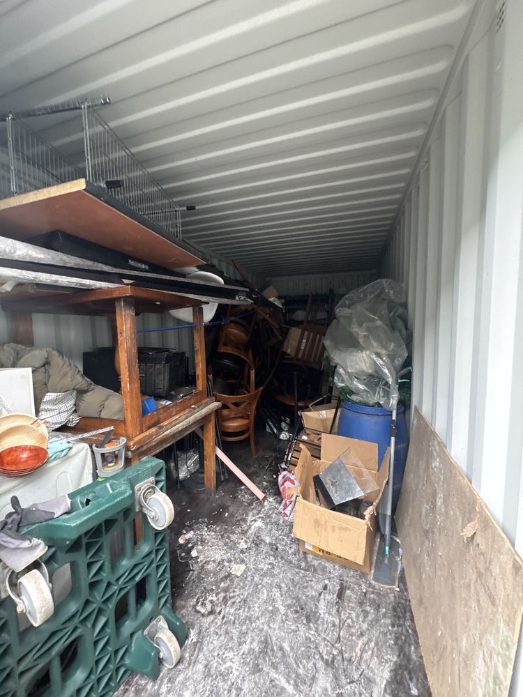 iBidOnStorage.co.uk - Pink self storage Ltd Auction - 17598475366131