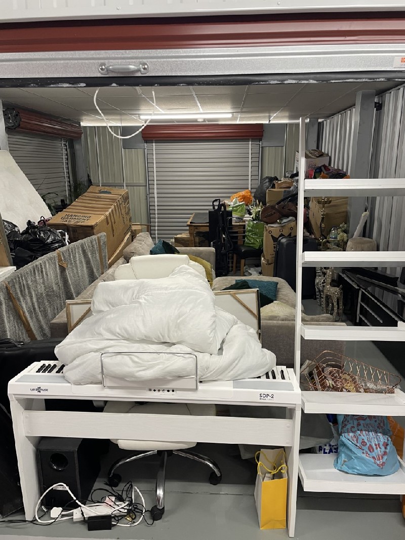 iBidOnStorage.co.uk - StorageMart Auction - 16593532962225