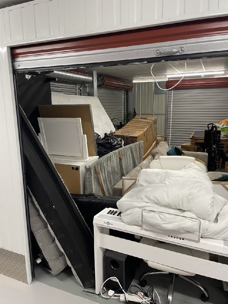 iBidOnStorage.co.uk - StorageMart Auction - 16593532962225