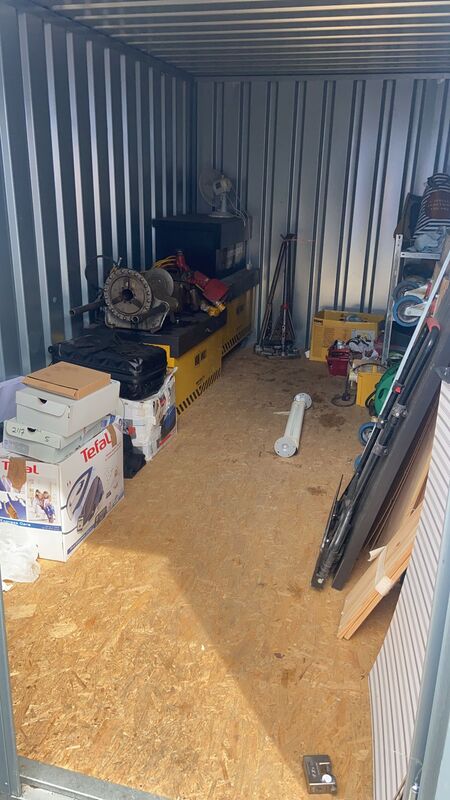 iBidOnStorage.co.uk - Storebox Self Storage Auction - 16608263405100