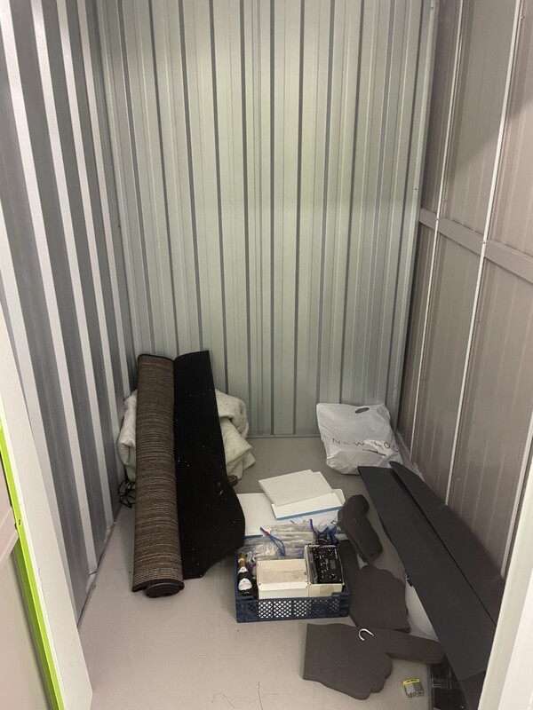iBidOnStorage.co.uk - StorageMart Auction - 16609174575335