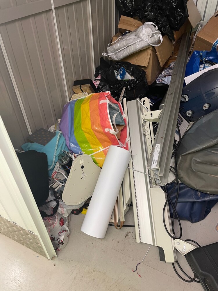 iBidOnStorage.co.uk - StorageMart Auction - 16637517073129