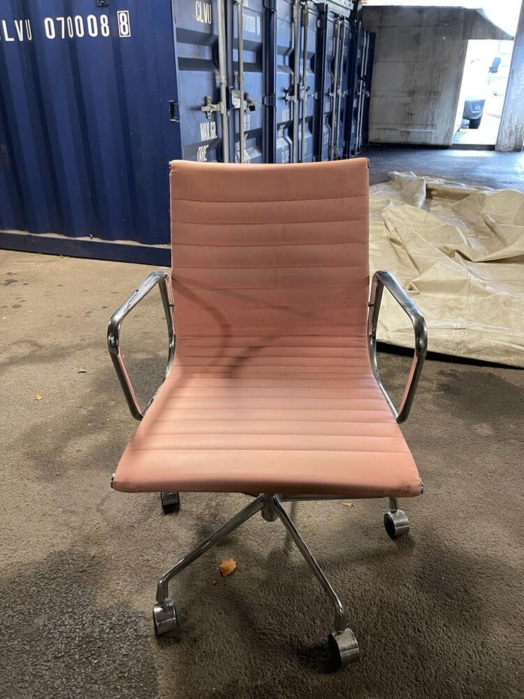 iBidOnStorage.co.uk - Merthyr Self Storage Auction - 16679955983613
