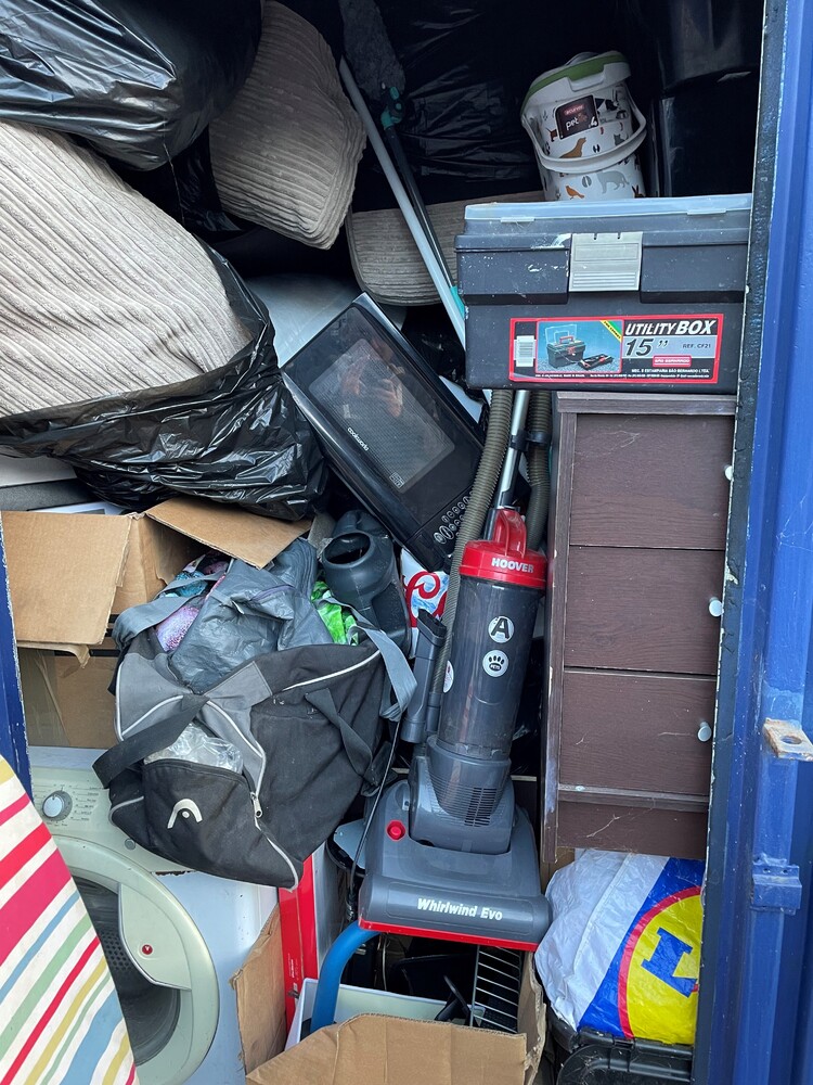 iBidOnStorage.co.uk - Standby Self Storage Auction - 16680109249147