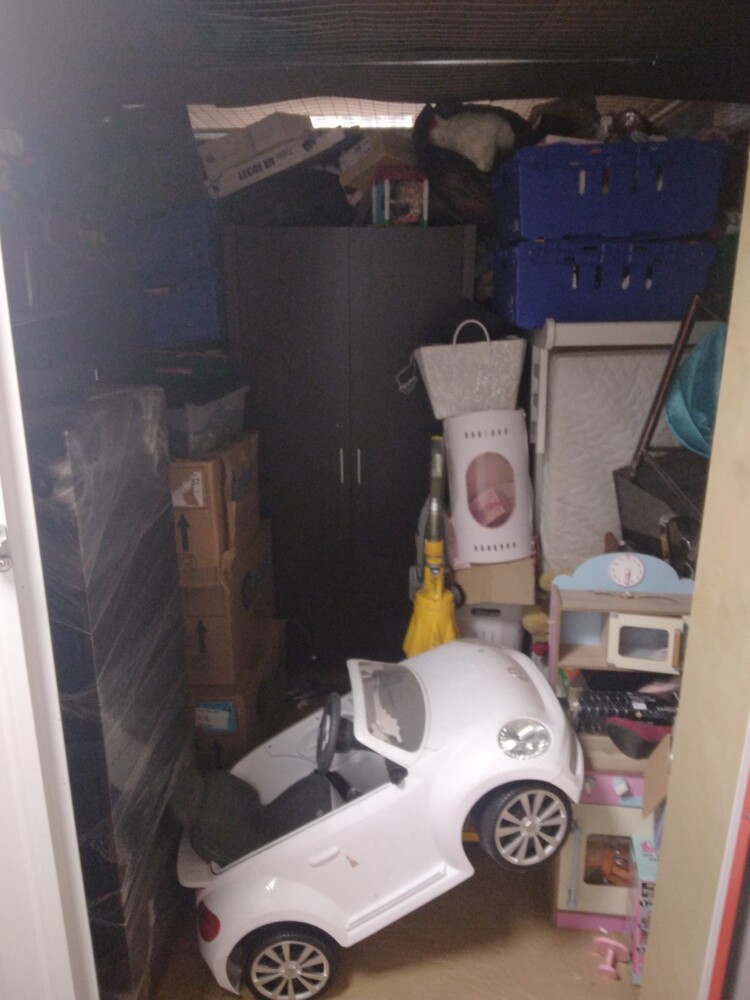 iBidOnStorage.co.uk - Self Storage TamesideLtd Auction - 16761115444425