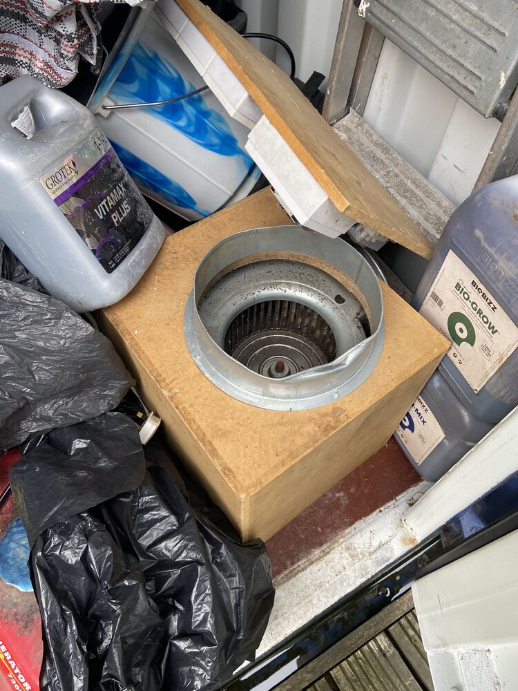 iBidOnStorage.co.uk - Storebox Self Storage Auction - 16800180202676