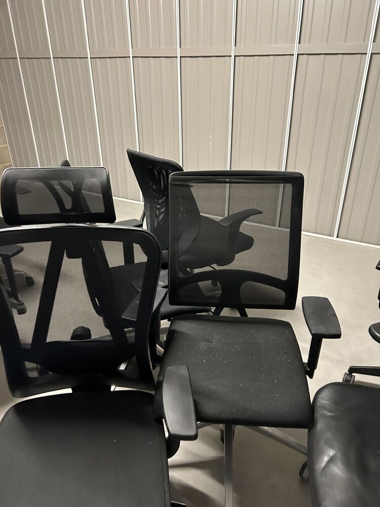 iBidOnStorage.co.uk - Magenta Self-Storage Auction - 16812237089490