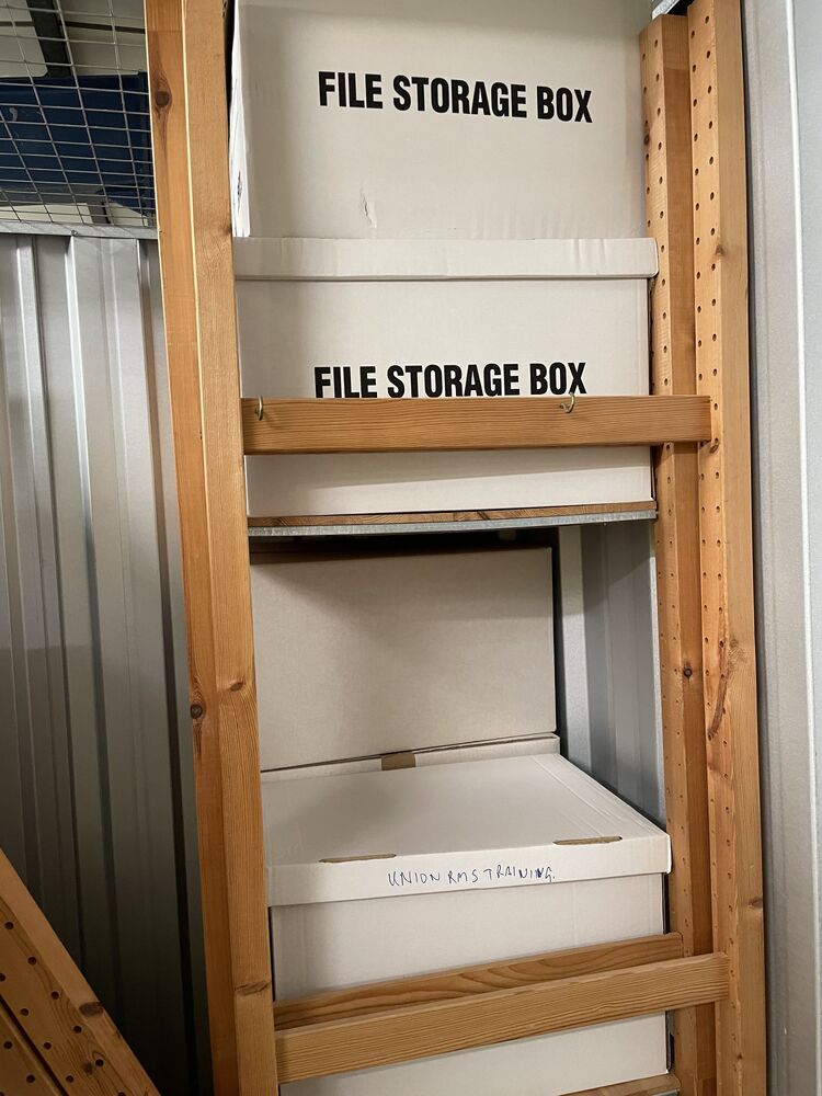 iBidOnStorage.co.uk - StorageMart Auction - 16821710389777