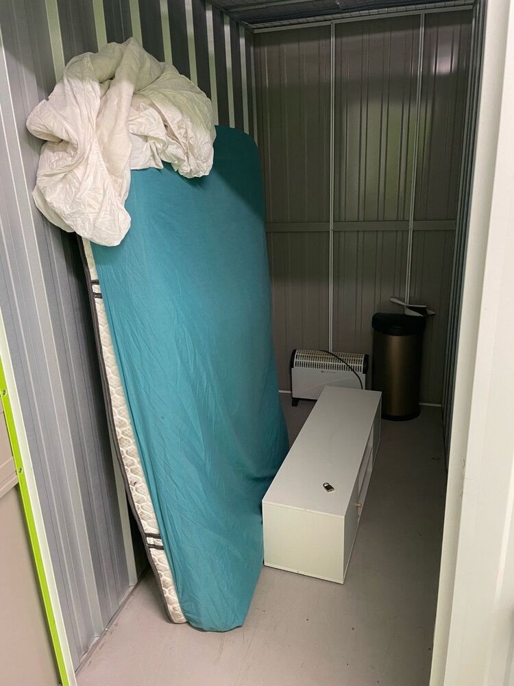 iBidOnStorage.co.uk - StorageMart Auction - 16878626827703