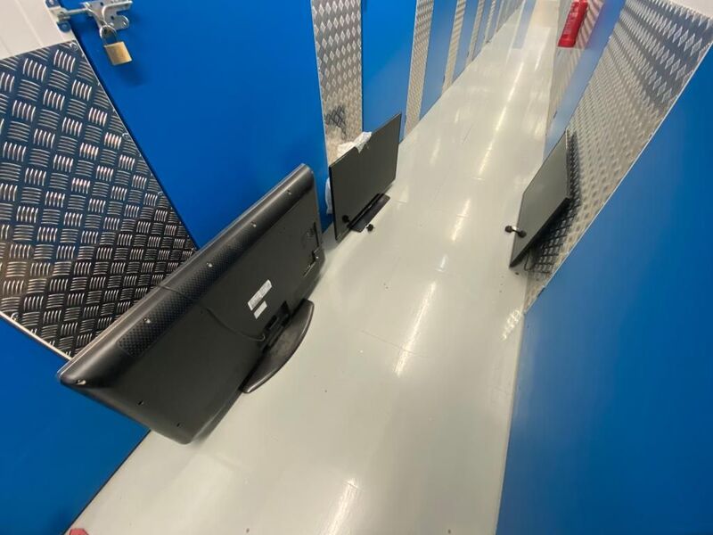 iBidOnStorage.co.uk - Storage King Auction - 16917512668951