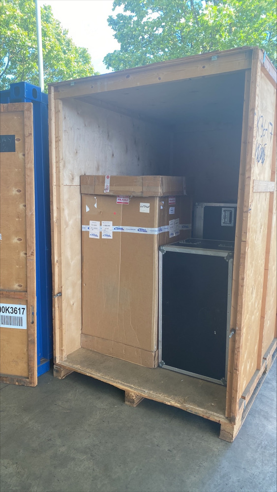 iBidOnStorage.co.uk - Kellys Self Storage Auction - 16927110899007