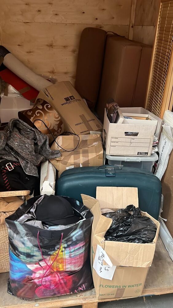 iBidOnStorage.co.uk - Kellys Self Storage Auction - 16946007666135