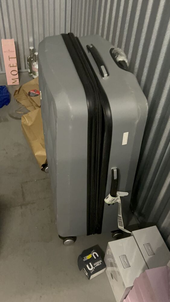 iBidOnStorage.co.uk - Access Self Storage Auction - 16946170774958