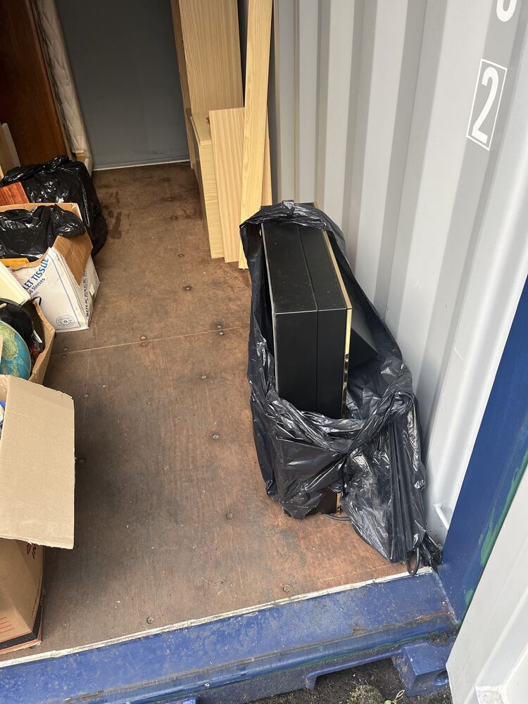 iBidOnStorage.co.uk - Storebox Self Storage Auction - 16994538412800