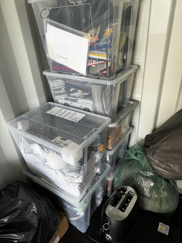 iBidOnStorage.co.uk - Pink self storage Ltd Auction - 16998830286619