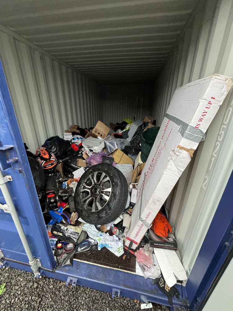 iBidOnStorage.co.uk - Pink self storage Ltd Auction - 17029069736924