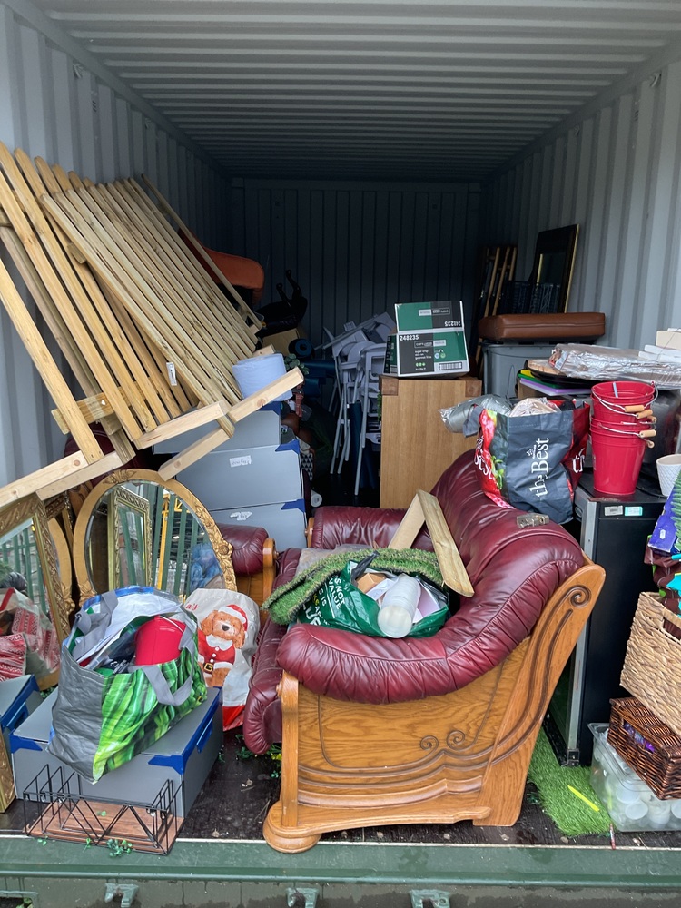 iBidOnStorage.co.uk - Pink self storage Ltd Auction - 17103207014781