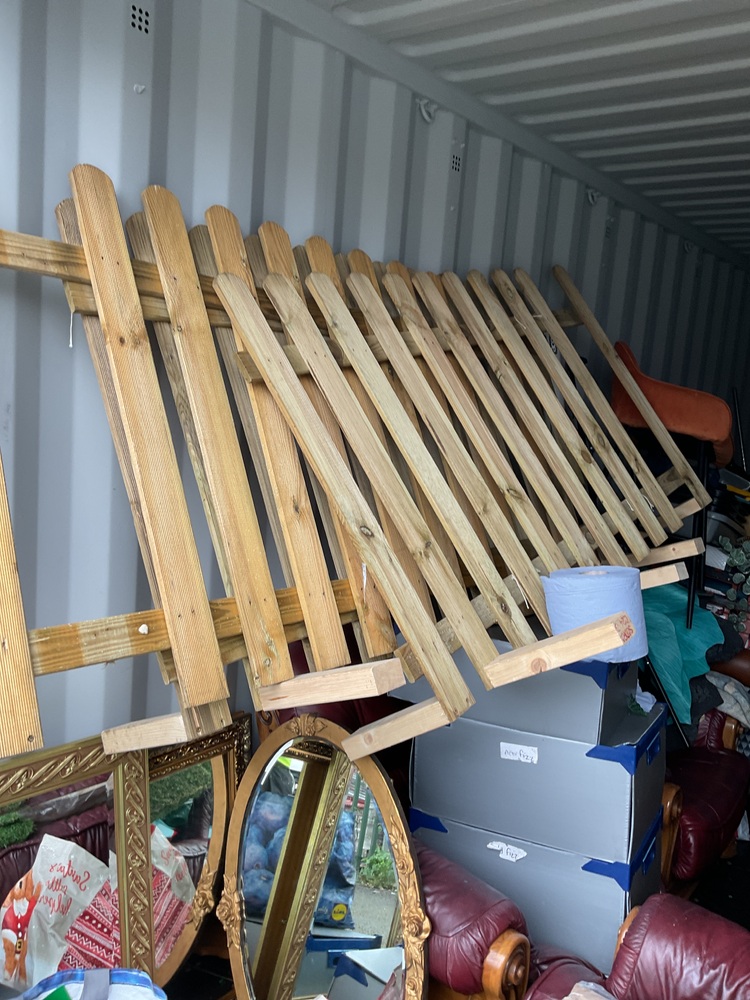 iBidOnStorage.co.uk - Pink self storage Ltd Auction - 17103207014781