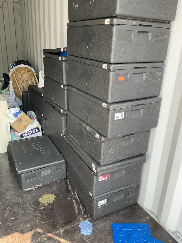 iBidOnStorage.co.uk - Pink self storage Ltd Auction - 17150871754458