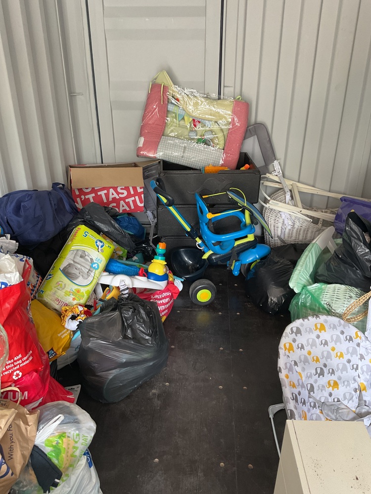 iBidOnStorage.co.uk - Pink self storage Ltd Auction - 17150871754458