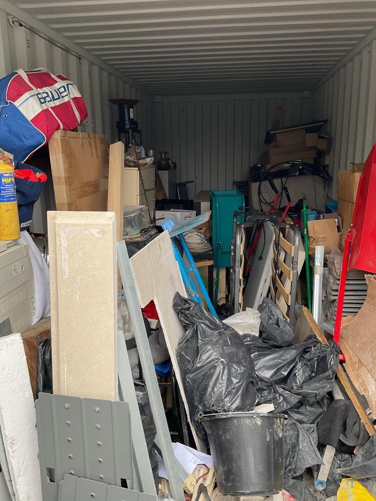 iBidOnStorage.co.uk - Pink self storage Ltd Auction - 17163579144475