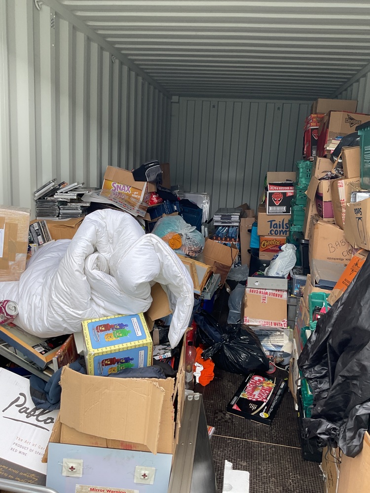 iBidOnStorage.co.uk - Pink self storage Ltd Auction - 17163759262834