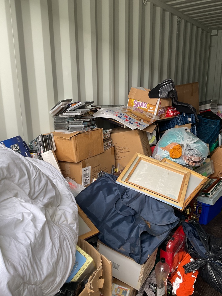 iBidOnStorage.co.uk - Pink self storage Ltd Auction - 17163759262834