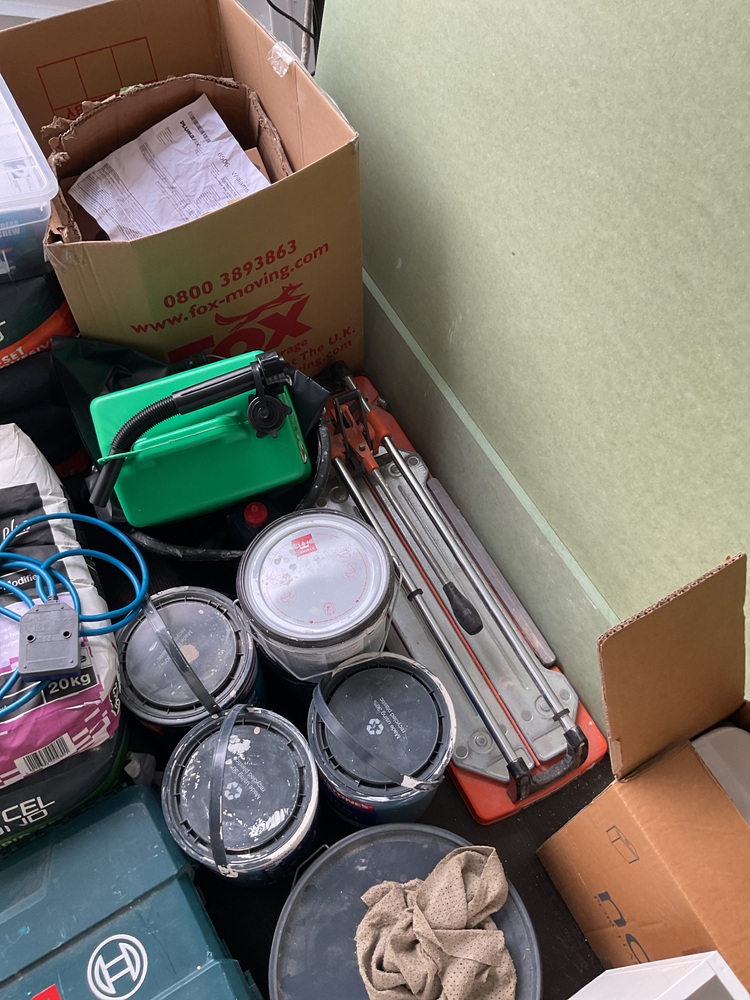 iBidOnStorage.co.uk - Pink self storage Ltd Auction - 17192959283205