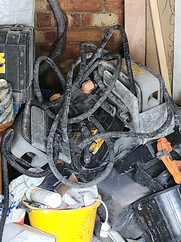 iBidOnStorage.co.uk - Stashbee Ltd Auction - 17207047411783