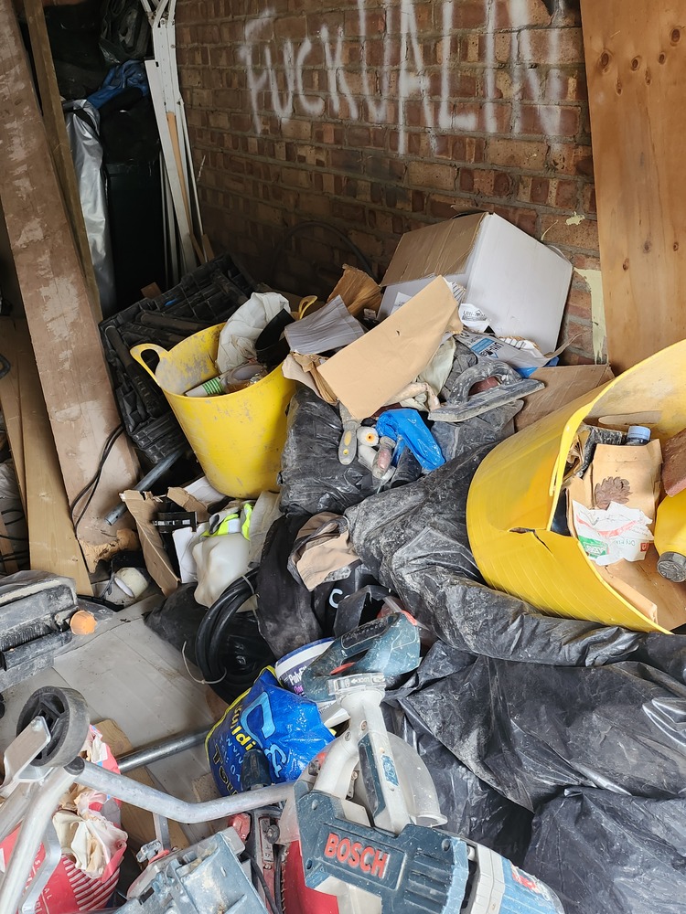 iBidOnStorage.co.uk - Stashbee Ltd Auction - 17207047411783