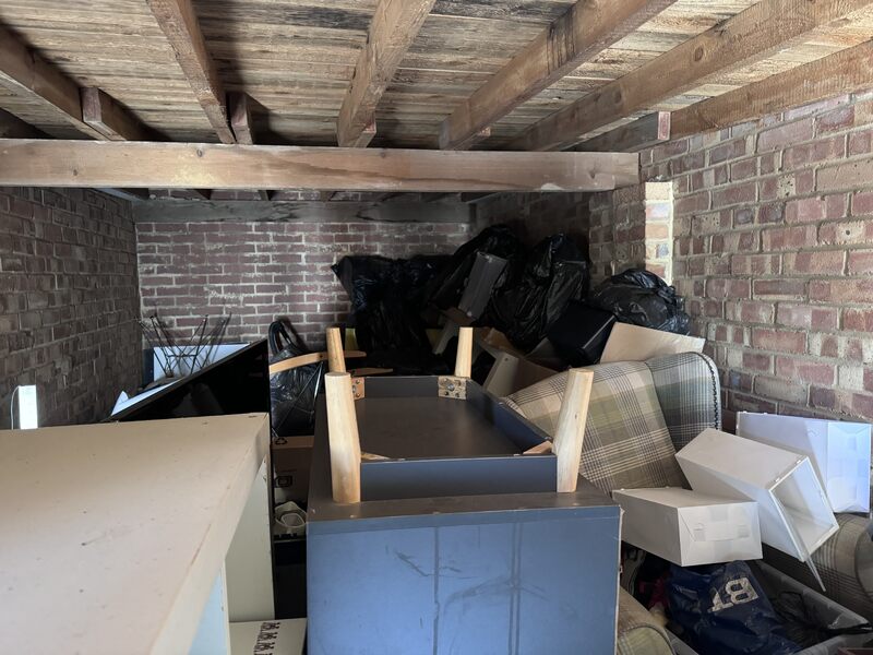 iBidOnStorage.co.uk - Stashbee Ltd Auction - 17229627582094