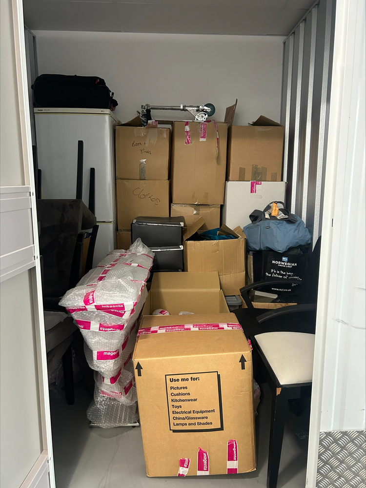 iBidOnStorage.co.uk - Magenta Self-Storage Auction - 17322801392899