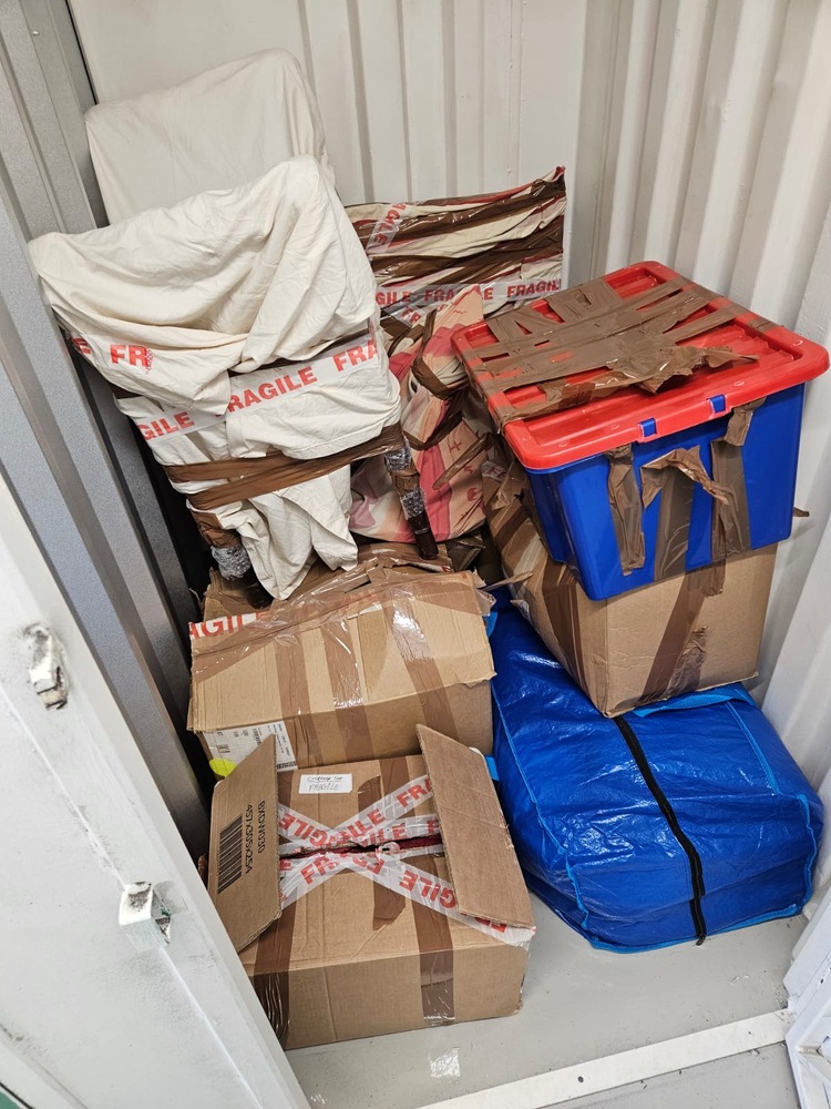 iBidOnStorage.co.uk - .A Space Station Limited Auction - 17332373268652